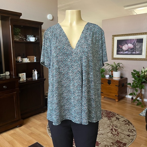 Dana Buchman | Tops | Dana Buchman Blue White Black Short Sleeve ...